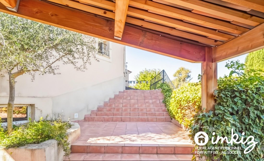 Villa D'architecte Dans Saint Estève Janson, Provence Alpes Côte D'azur ...