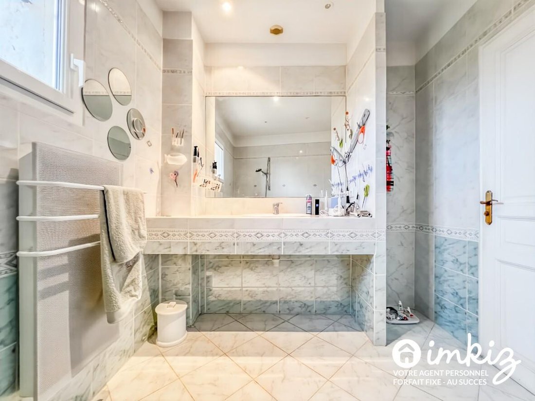 Villa In Saint Estève Janson, Provence Alpes Côte D'azur, Frankreich Zu ...