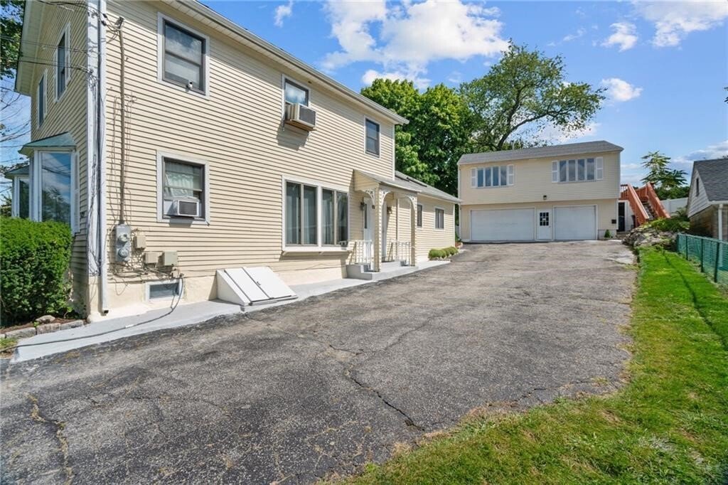 Multi Family In Johnston In Johnston, Rhode Island, United States For ...