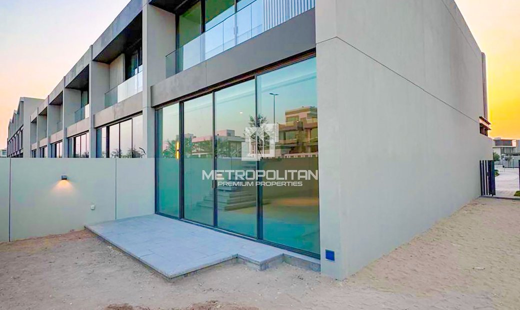 Corner G+1 Townhouse | Ready Unit | En Dubái, Dubái, Emiratos árabes ...