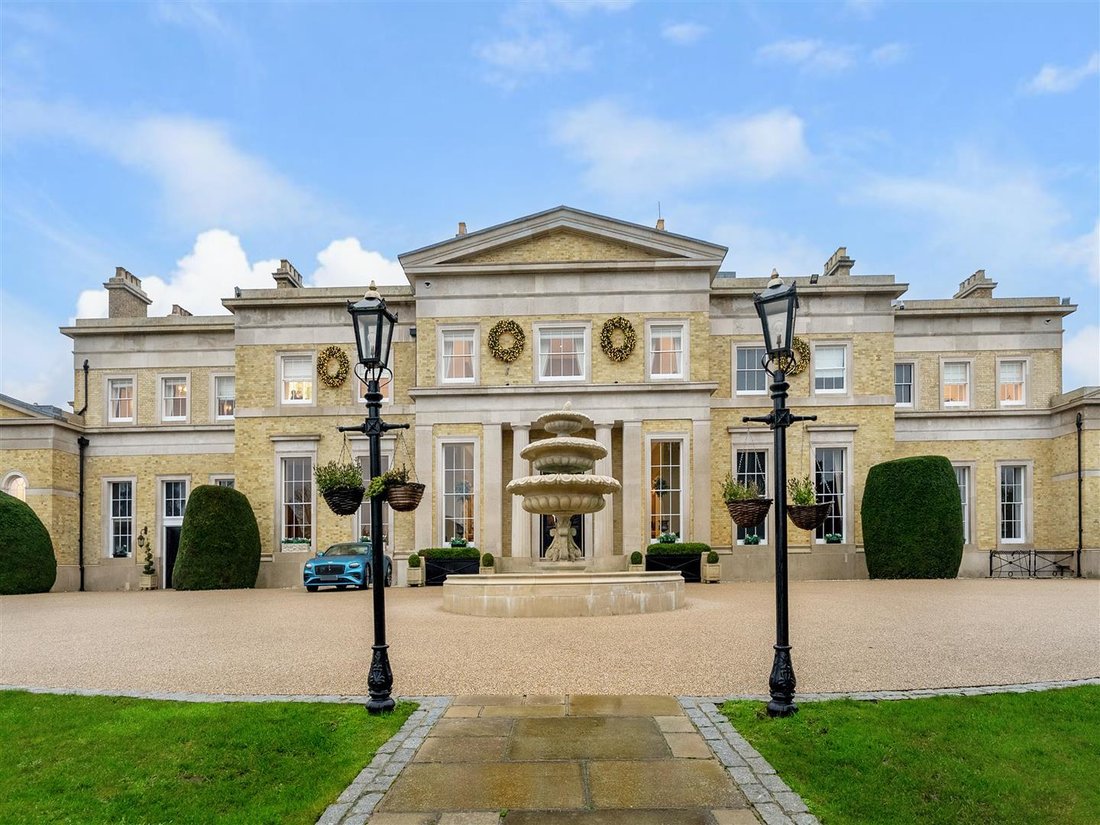 11 Bedroom House For Sale In Greater London In Keston, England, United ...