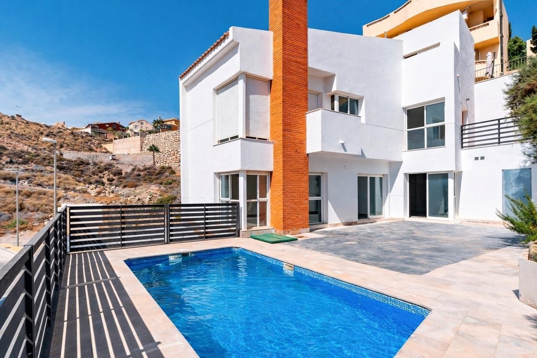 Villa Privada Con Piscina En Envia Golf: Espacio, En Vícar, Andalucía ...