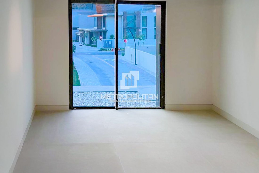 Corner G+1 Townhouse | Ready Unit | En Dubái, Dubái, Emiratos árabes ...