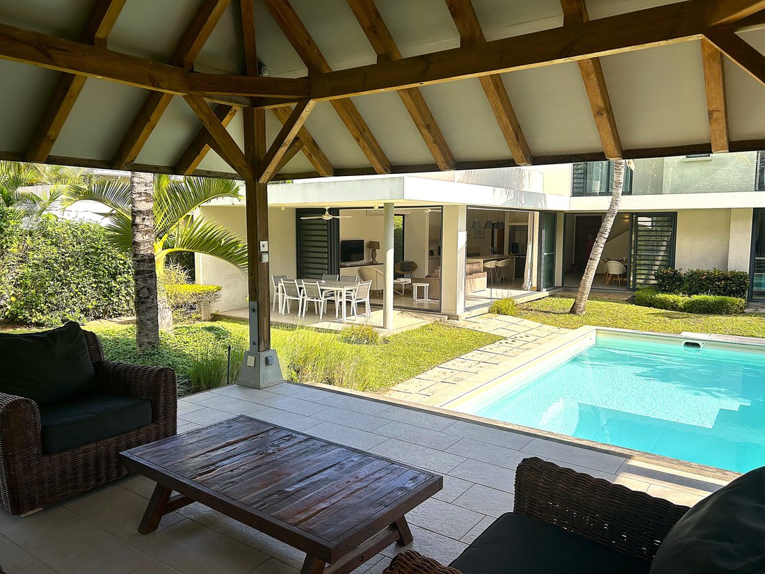 Modern 3 Bedroom Villa With Pool En Tamarin, Distrito De Black River ...