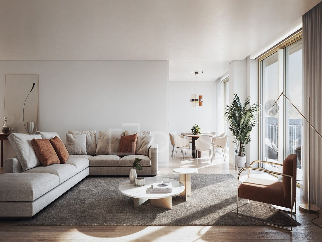 5 Bedroom Triplex Penthouse With Balcony In New In Areeiro, Lisbon ...