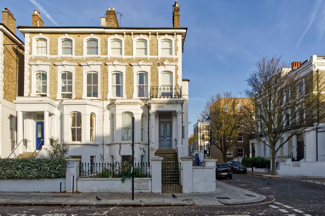 St. Charles Square En North Kensington, Inglaterra, Reino Unido En ...