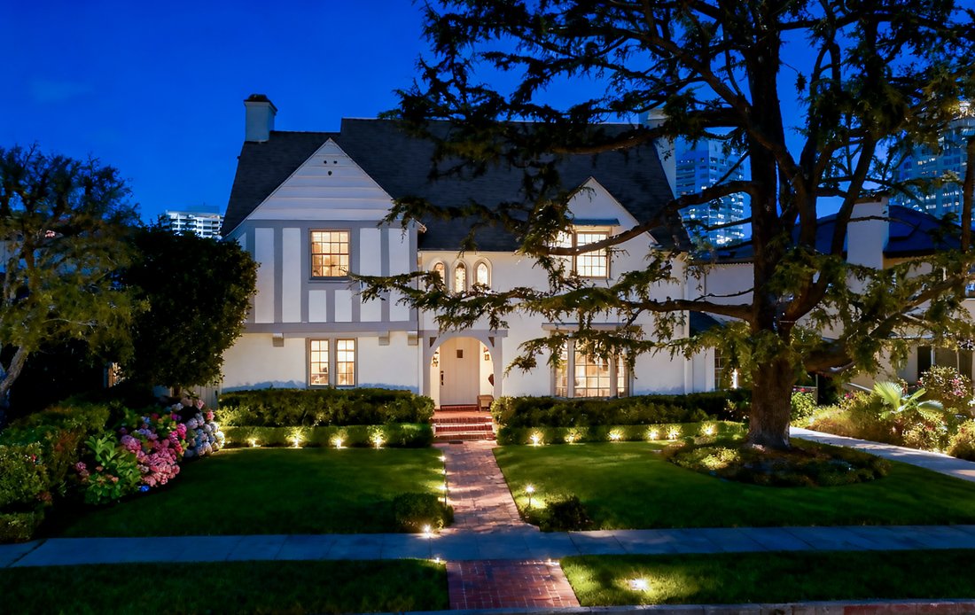 10736 Le Conte Ave In Los Angeles, California, United States For Sale ...