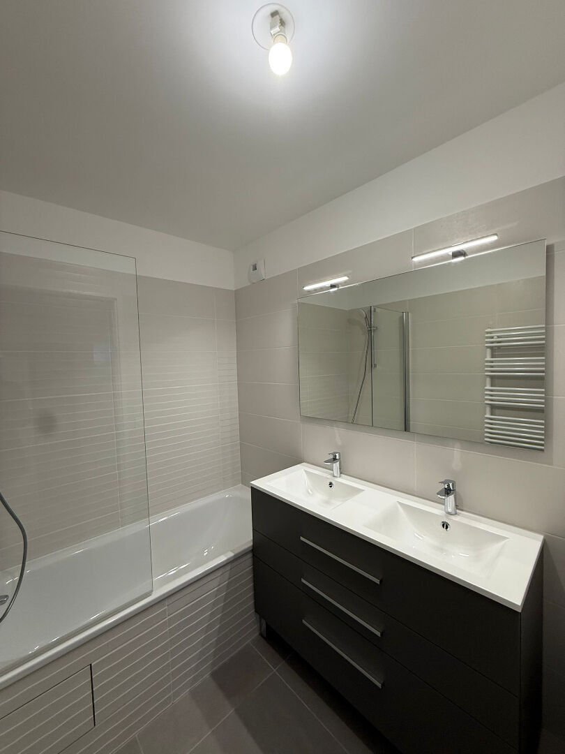 A Visiter !! Somptueux 4 Pièces Duplex In Suresnes, île De France ...