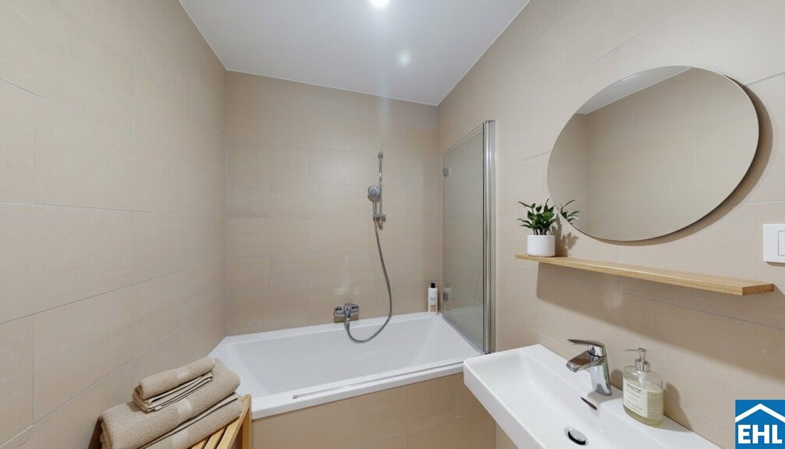 Weitblick & Wohnkomfort – Loggienwohnung Mit In Vienna, Wien, Austria ...