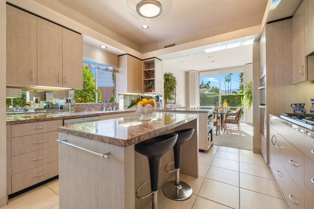 Nouveau Sur Le Marché ! Dans Palm Desert, Californie, états Unis à ...