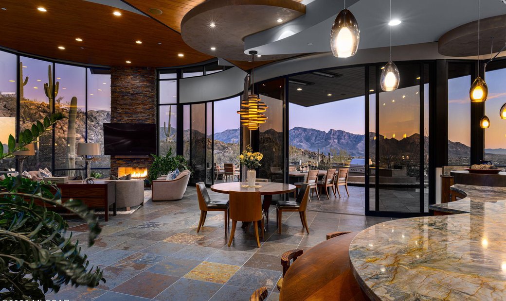 Summit Estate Met En Valeur L'éclat Dans Oro Valley, Arizona, états ...