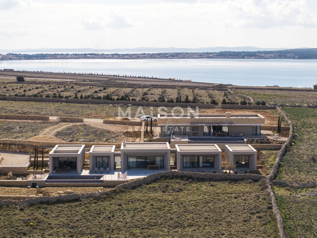 House Povljana, 400m2 En Municipality Of Povljana, Croacia En Venta ...