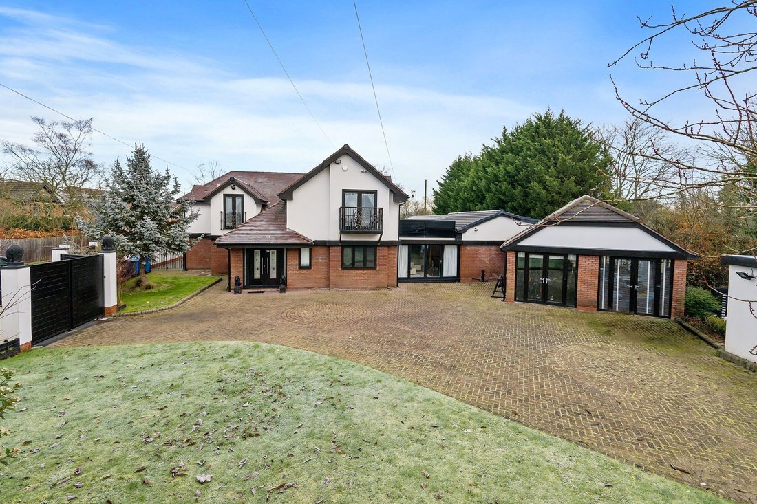 5 Bedroom Detached House For Sale In In Culcheth, England, United ...