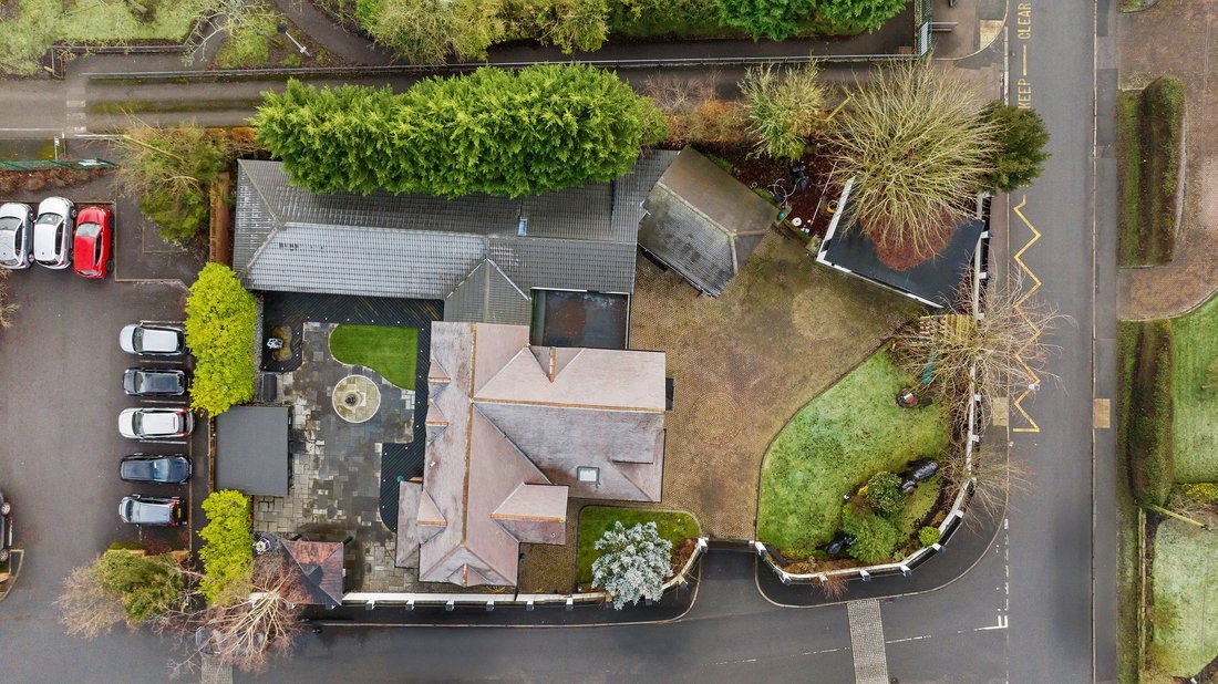 5 Bedroom Detached House For Sale In In Culcheth, England, United ...