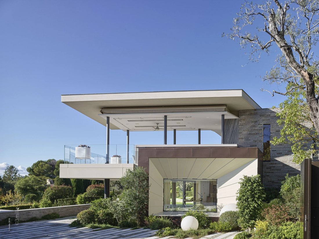 A Stunning Property, Boasting En Antibes, Provenza Alpes Costa Azul ...