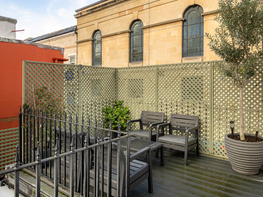 Exceptional End Of Terrace Family House With In London, England, United ...