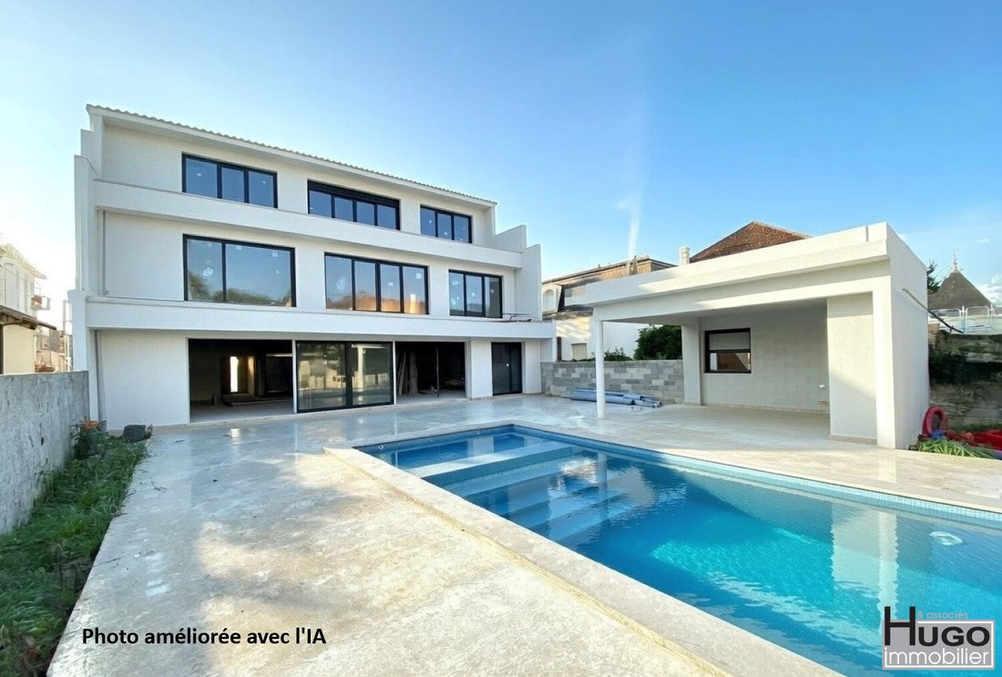 Bordeaux Cours Du Marechal Gallieni In Bordeaux, Nouvelle Aquitaine ...