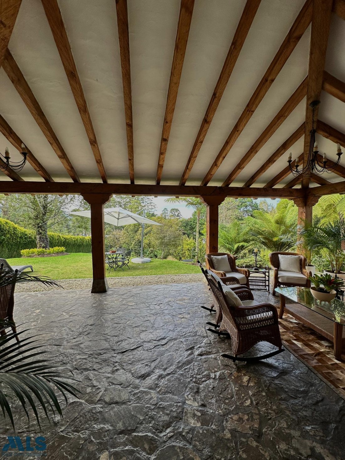 Jewel Of Llanogrande: Spanish Style Manor En Rionegro, Antioquia ...