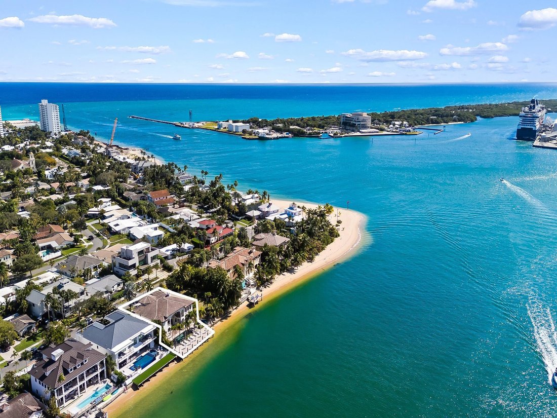 Single Family Residence In Fort In Fort Lauderdale, Florida, United ...