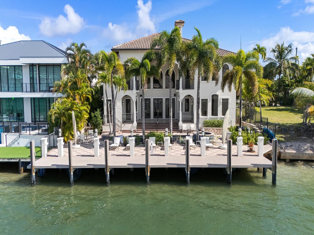 Single Family Residence In Fort In Fort Lauderdale, Florida, United ...