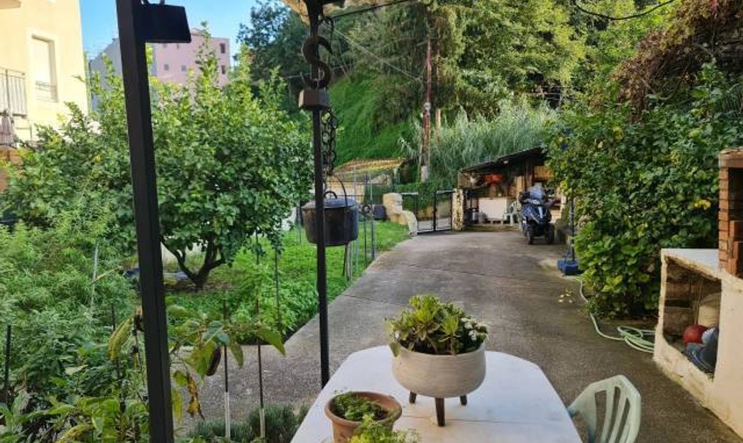 Casa Con Jardín Y Garaje En En Borrigo, Provenza Alpes Costa Azul ...