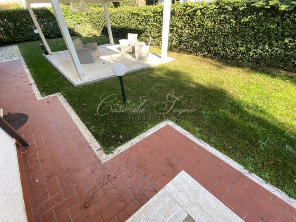 Reihenhaus Zum Verkauf In Forte Dei In Zentrum, Forte Dei Marmi ...