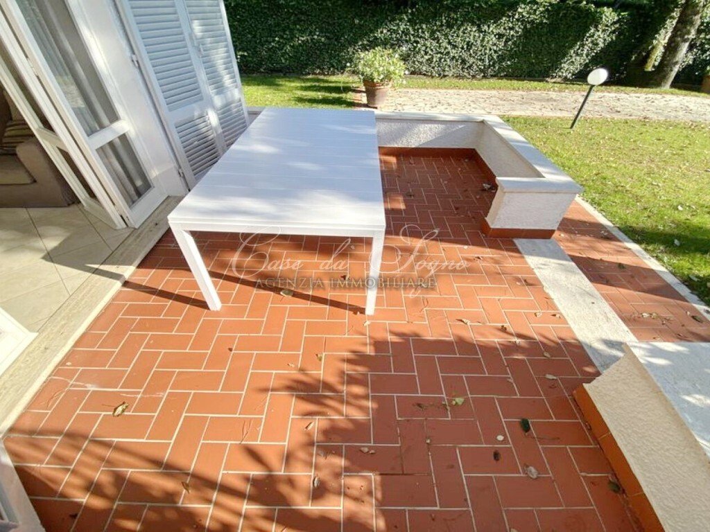 Reihenhaus Zum Verkauf In Forte Dei In Zentrum, Forte Dei Marmi ...