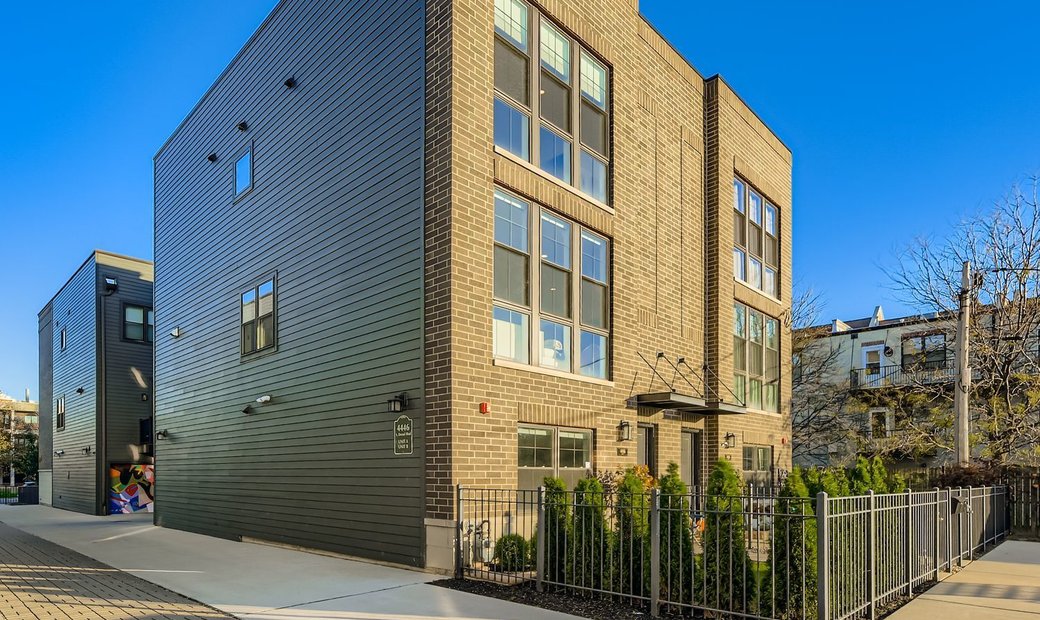 Townhouse In Chicago In Chicago, Illinois, United States For Sale ...