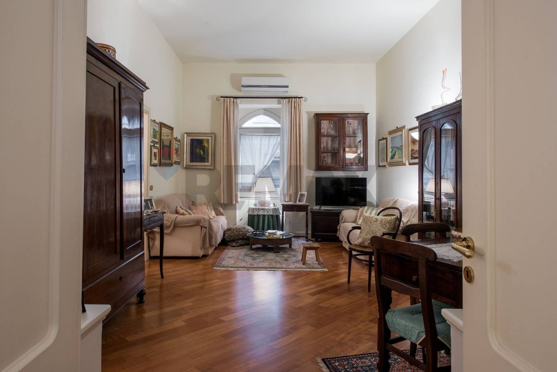 Appartamento In Vendita A Catania, Via S. Euplio In Catania, Sicily ...
