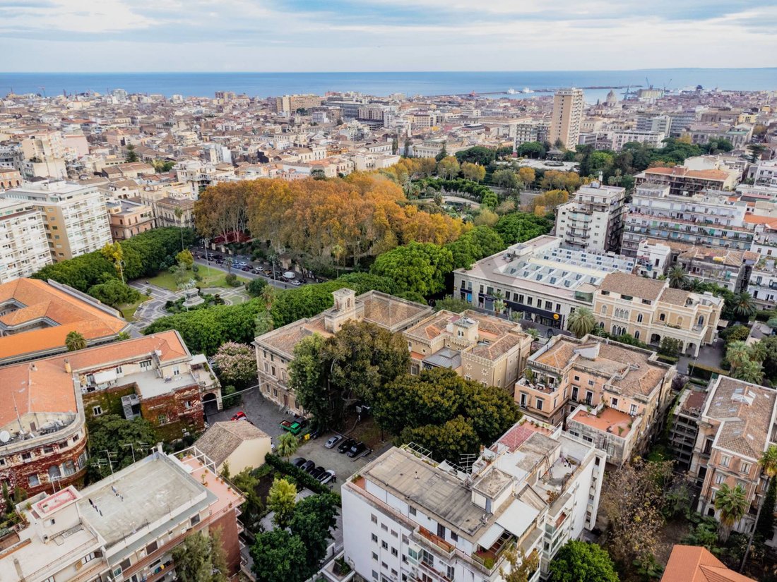 Appartamento In Vendita A Catania, Via S. Euplio In Catania, Sicily ...