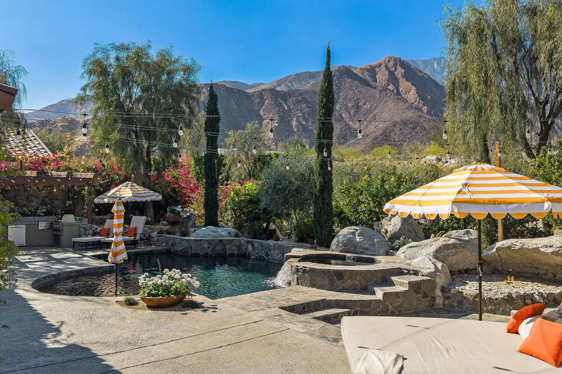 Nouveau Sur Le Marché ! Dans Palm Springs, Californie, états Unis à ...