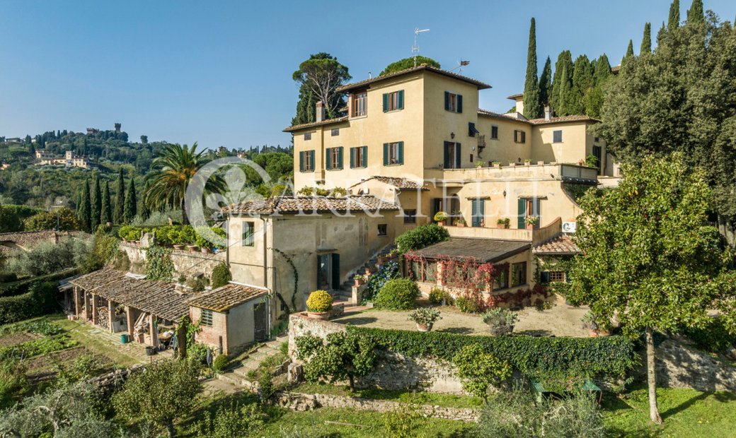 Extraordinary Historic Villa With Private Park In In Center, Florence ...