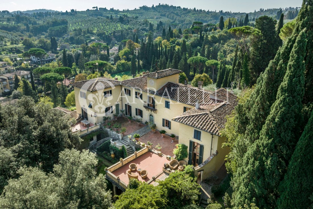 Extraordinary Historic Villa With Private Park In In Center, Florence ...