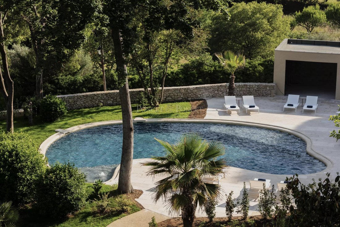 Château De Collias: Medieval Heritage, Contemporary In Uzès, Occitanie ...
