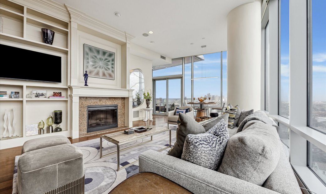 2727 Kirby Drive #16 C In Houston, Texas, United States For Sale (17126775)