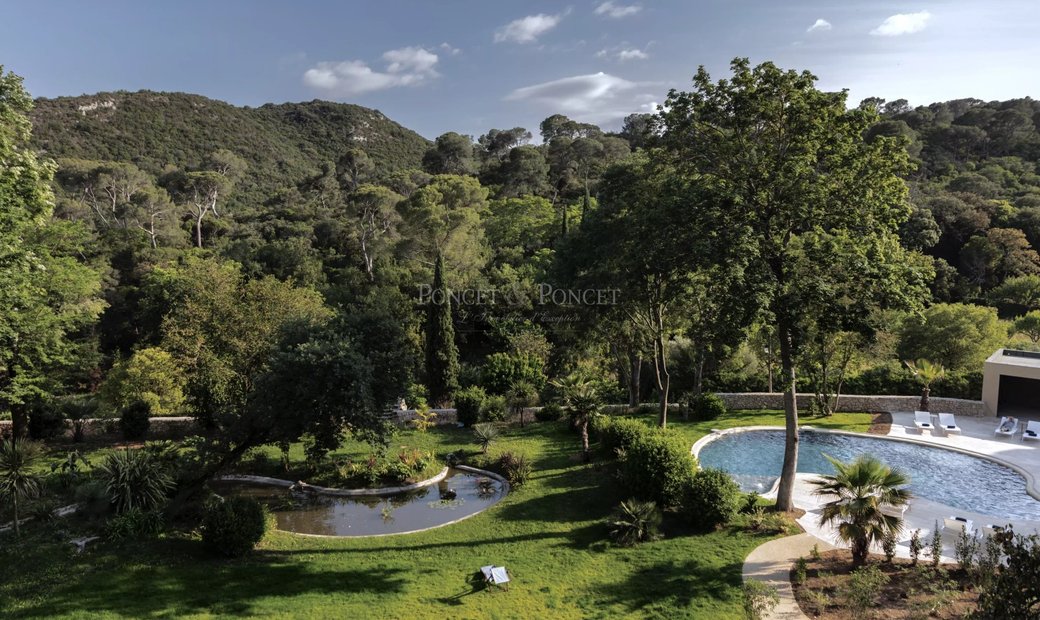 Château De Collias: Medieval Heritage, Contemporary In Uzès, Occitanie ...