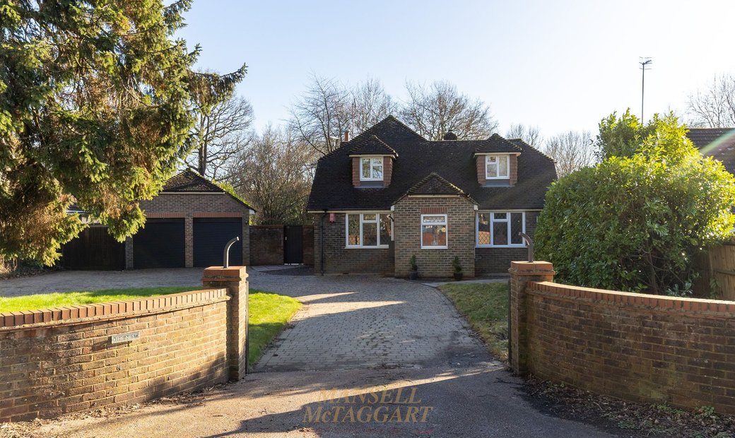 House Crawley In Crawley, England, United Kingdom For Sale (17099814)