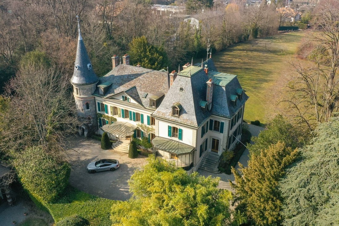Historic Castle With Full Permission In Choulex, Genève, Switzerland ...