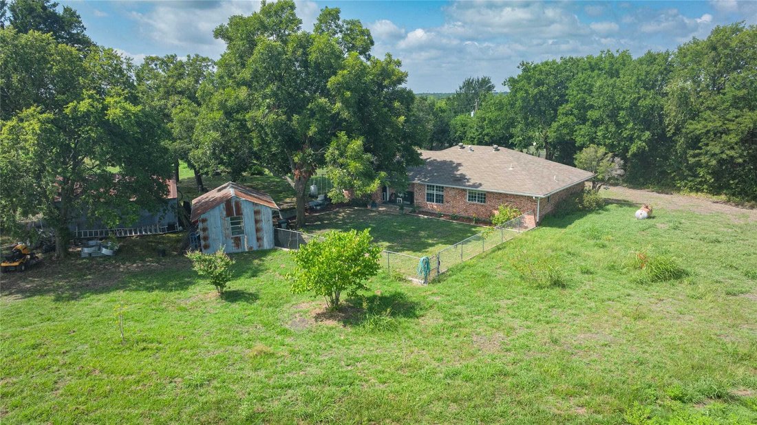 Expansive Acreage With Versatile Country In Blue Ridge Texas United