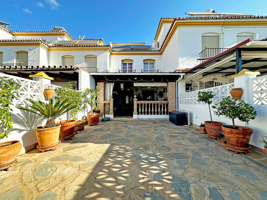 Townhouse For Rent In Estepona, Málaga In Estepona, Andalusia, Spain ...