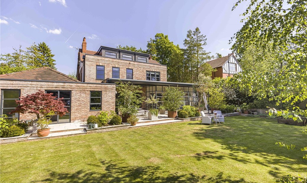 Alan Drive, Hale, Altrincham, Greater In Hale, England, United Kingdom ...