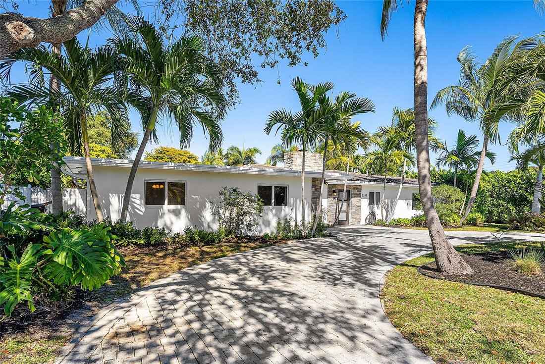 2233 Ne 30th Court Lighthouse In Lighthouse Point, Florida, United ...