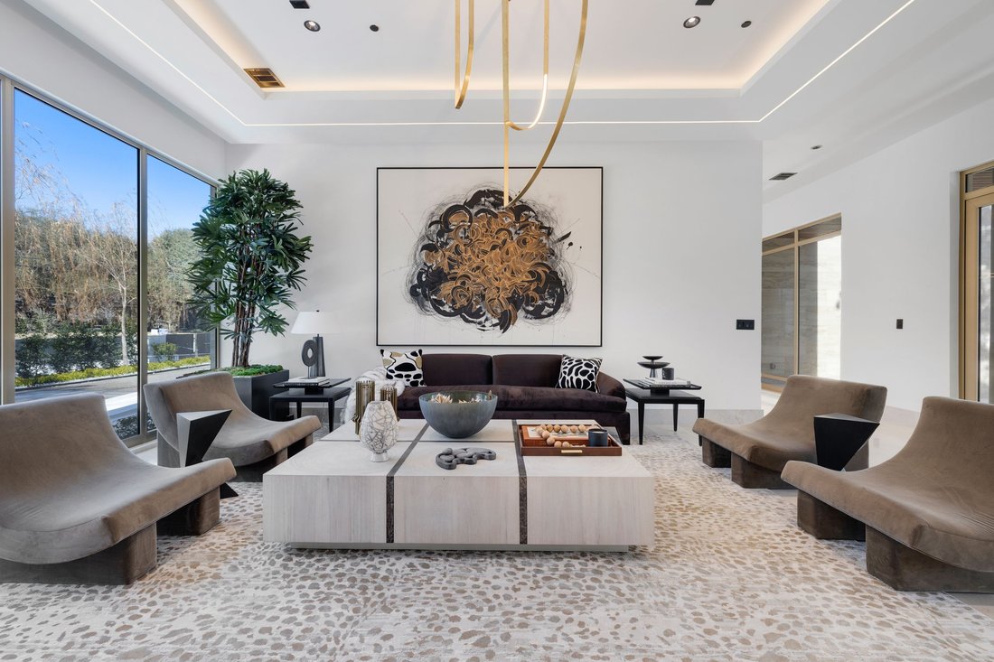 10920 Strait Lane In Dallas, Texas, United States For Sale (16957819)