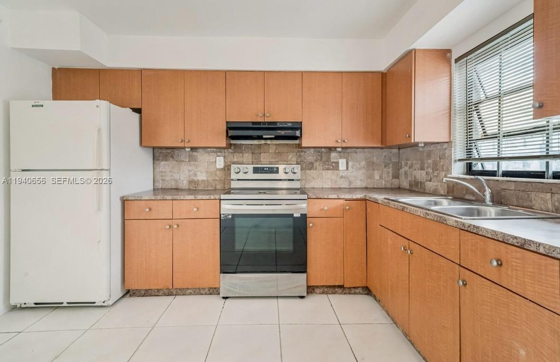 Triplex Im West Park In Miramar, Florida, Vereinigte Staaten Zu ...