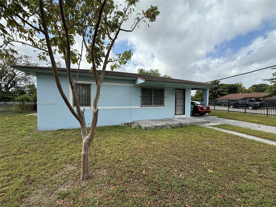 Duplex In Miami In Miami, Florida, United States For Sale (17203175)