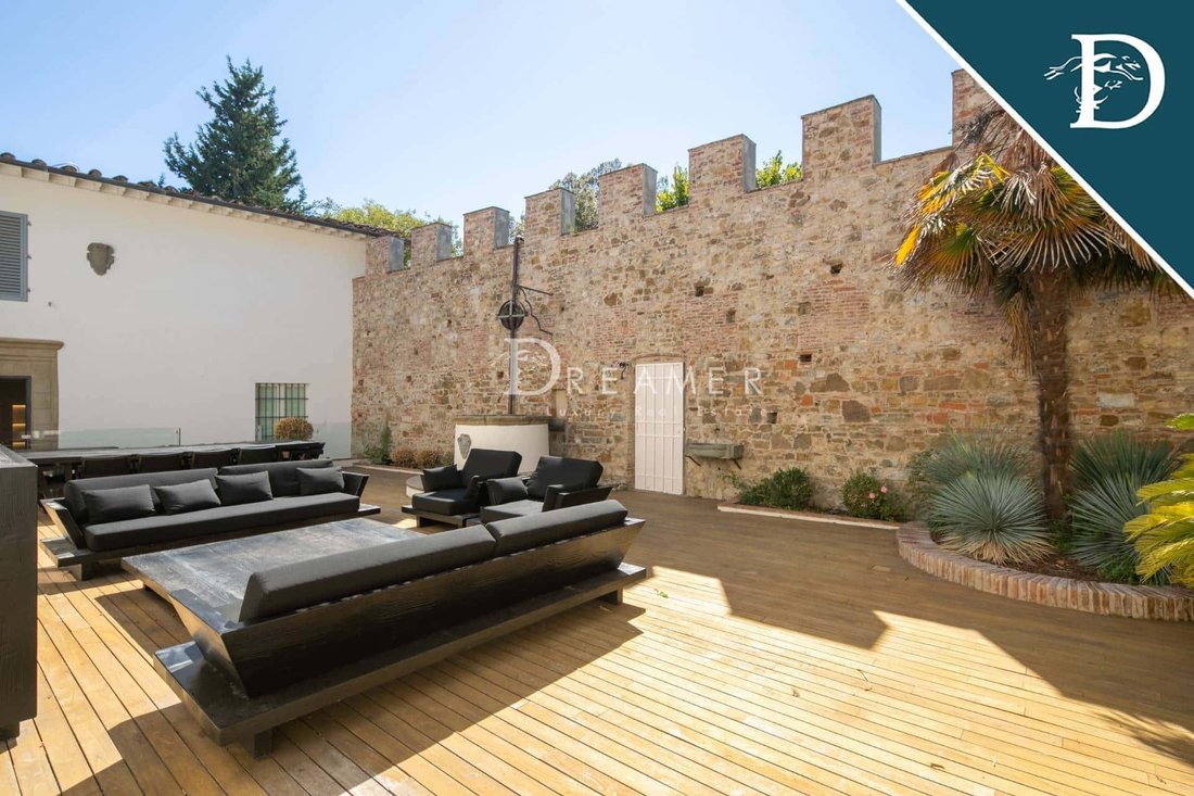 Elegant Villa With A Panoramic View In Two Roads San Gaggio, Florence ...