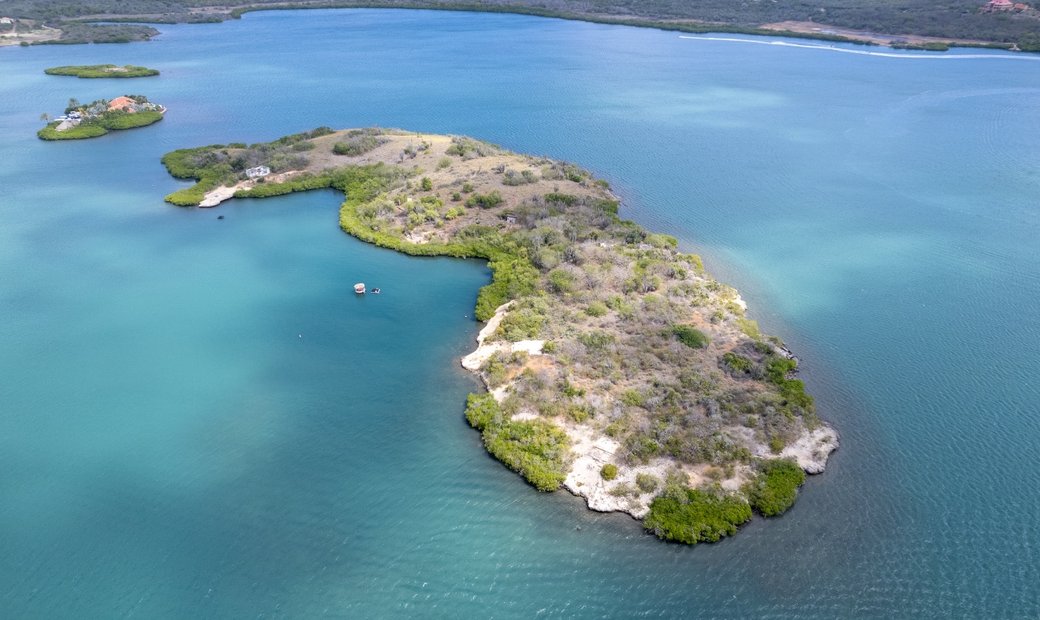 Isla Di Jerba — An Extraordinary Private Island In Willemstad, Curaçao ...
