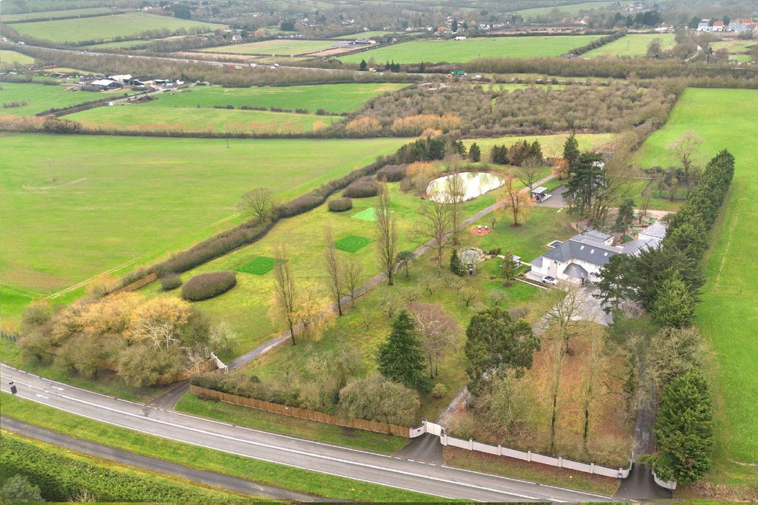 7 Bedroom Detached House For Sale In Rettendon Common, England, United ...