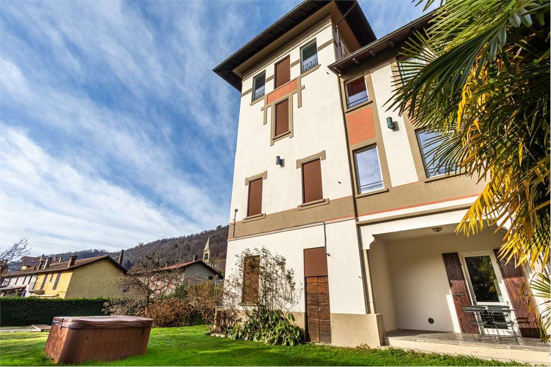 Wonderful Villa On Lake Maggiore In Lesa, Piedmont, Italy For Sale ...