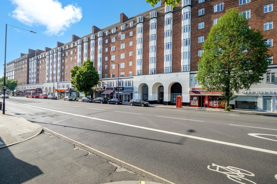 Latymer Court, Hammersmith Road, In London, England, United Kingdom For ...